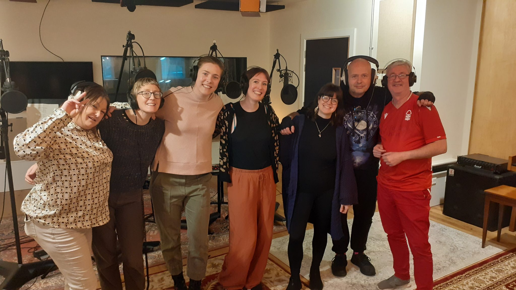 Cross Lane staff, patients and volunteers write and record song - Tees ...